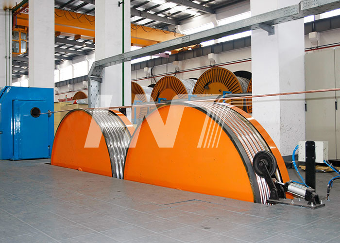 Dual Wheel Capstan For Rigid Stranding Line